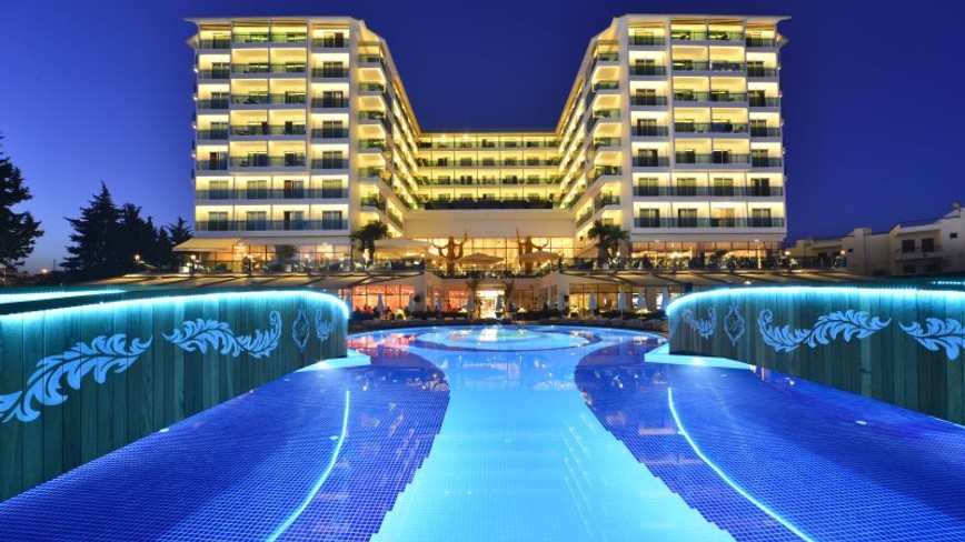 Azura Deluxe Resort & Spa Antalya Rezervasyon | Otelz.com